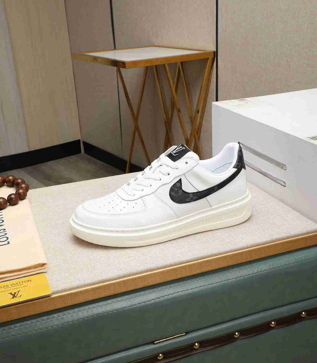 Louis Vuitton LV Logo Low-Top Sneakers White/Black – Vault Society